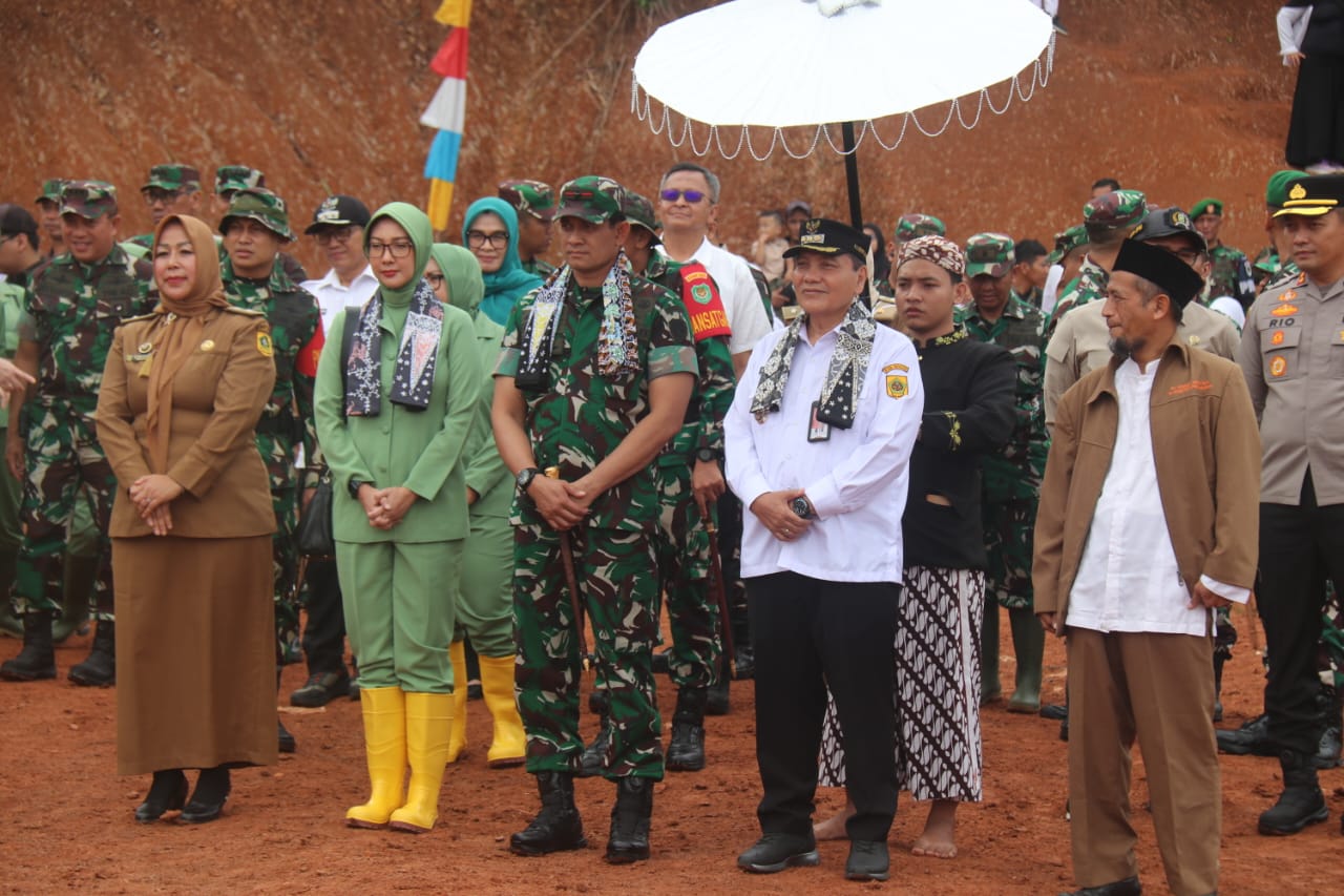 TMMD ke-123, Bangun Jalan dan RTLH di Karacak Leuwiliang Bogor